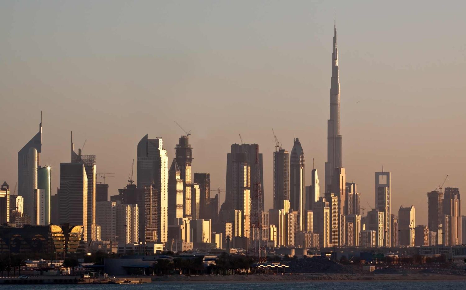 An overview of the Dubai business landscape - Smart Zones® UAE